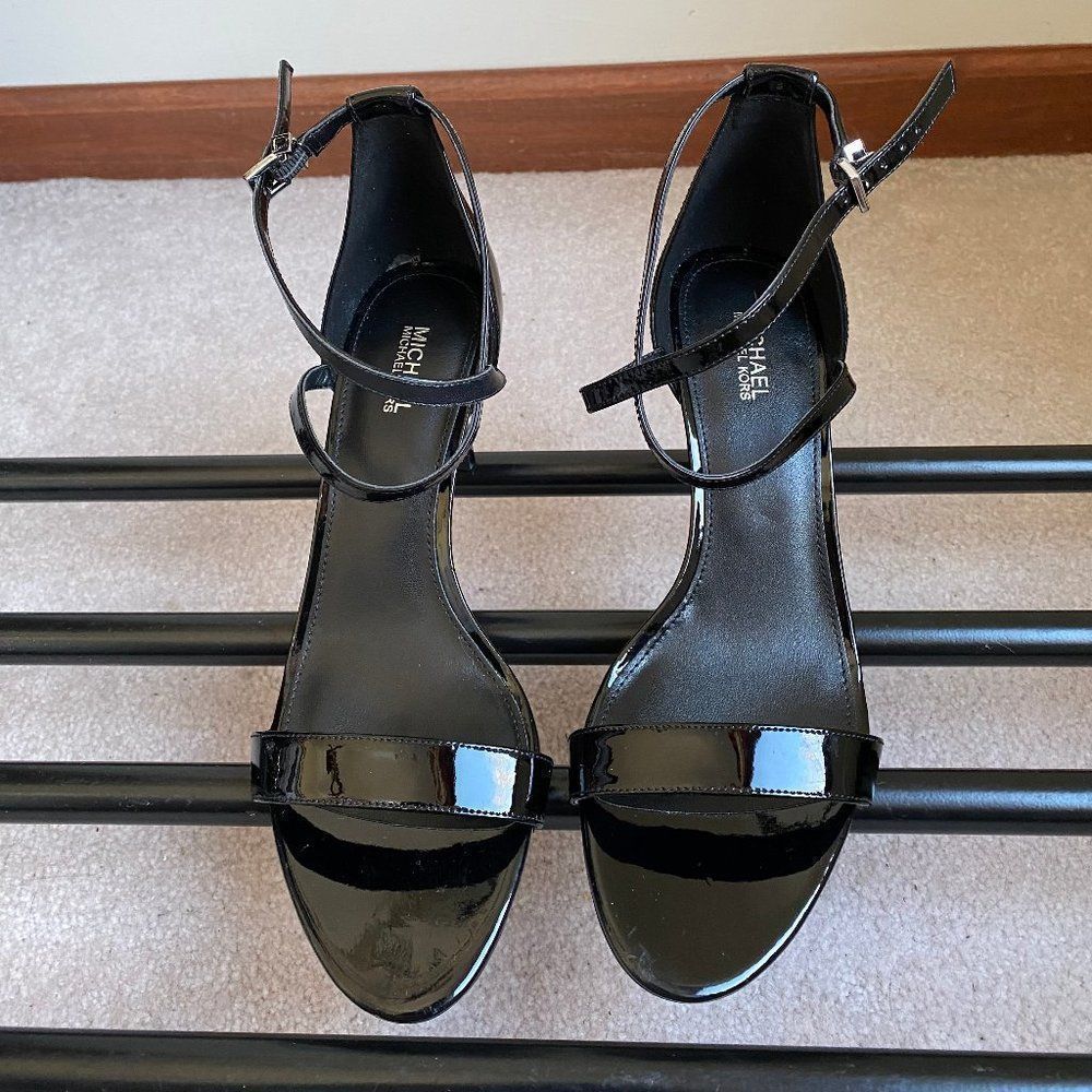 Michael Kors Simone Patent Leather Sandals New Nwob - Gem